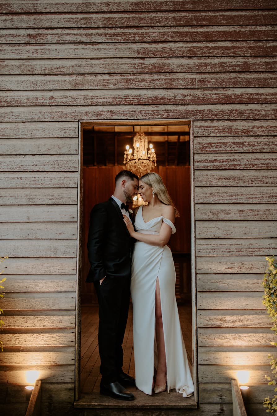 Nathan + Rachel - An Effortlessly Stylish & Chic Wedding